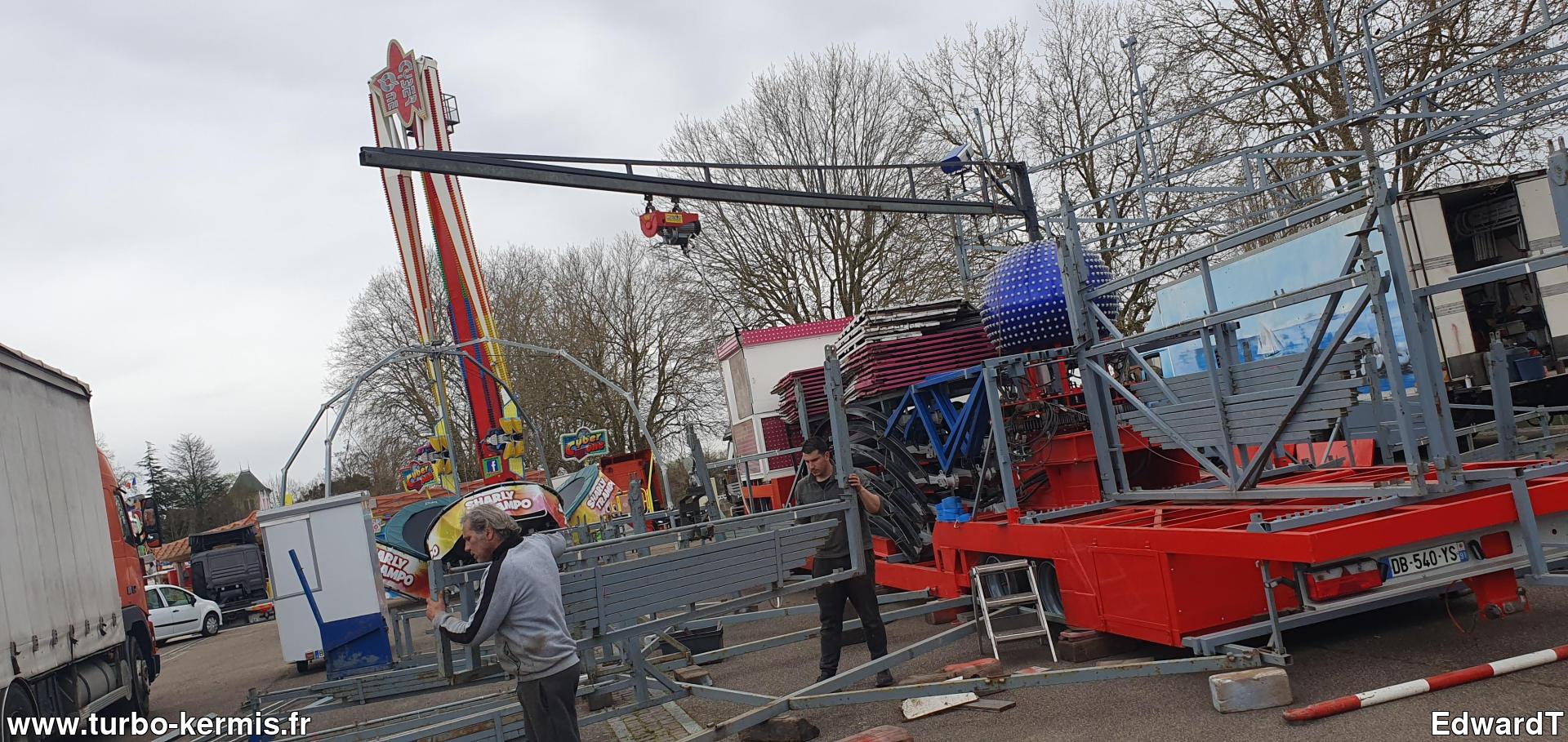 /photos/2023/Joigny (89) - Fête foraine/Montage 🎢 TURBO KERMIS 🎡