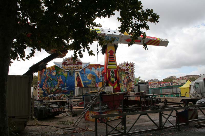 montage New Comer Mondial Rides 🎢 TURBO KERMIS 🎡