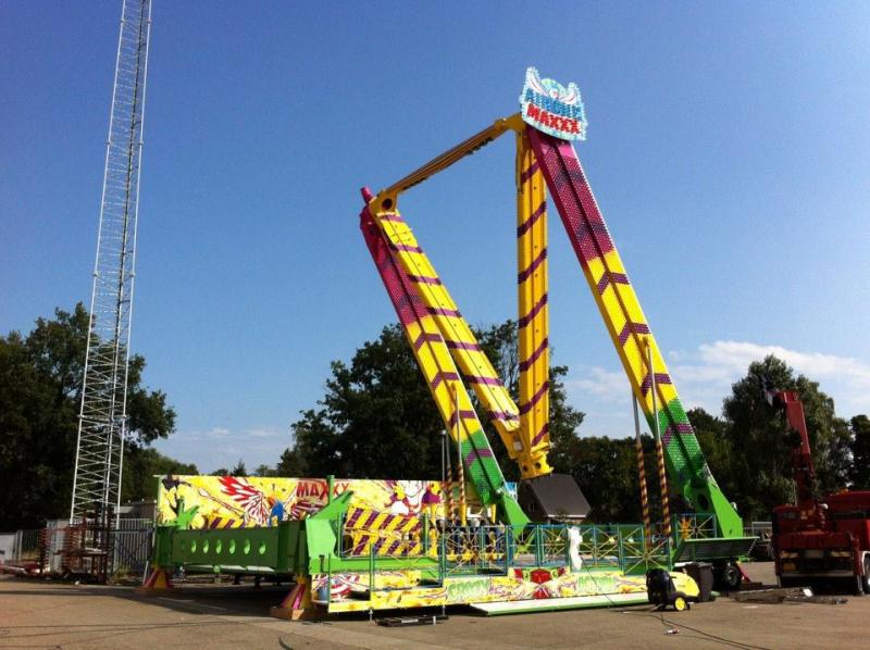 montage Air One Maxxx KMG Rides 🎢 TURBO KERMIS 🎡