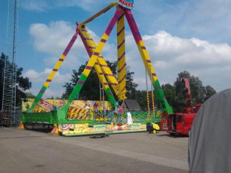 montage Air One Maxxx KMG Rides 🎢 TURBO KERMIS 🎡