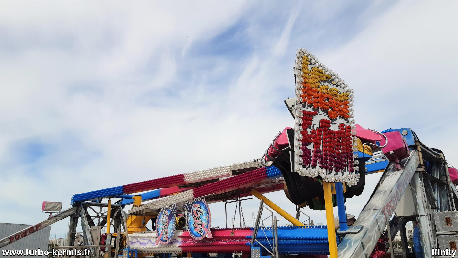 montage Mega Extrem KMG Rides 🎢 TURBO KERMIS 🎡